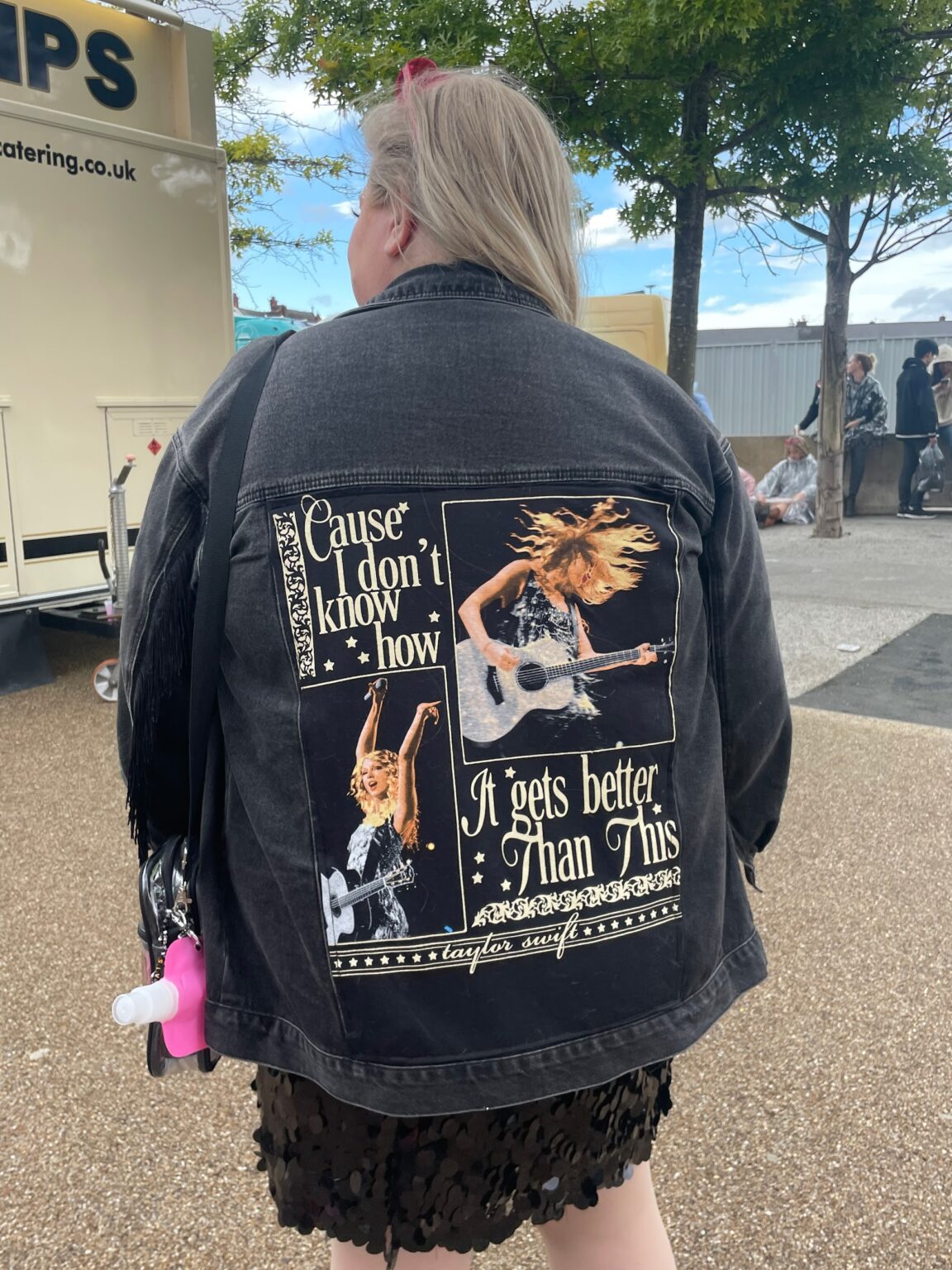 Swifties pull out all the stops for Taylor Swift’s final stop in ...