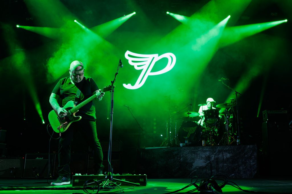 Pixies perform career spanning set to adoring fans - Purple Revolver